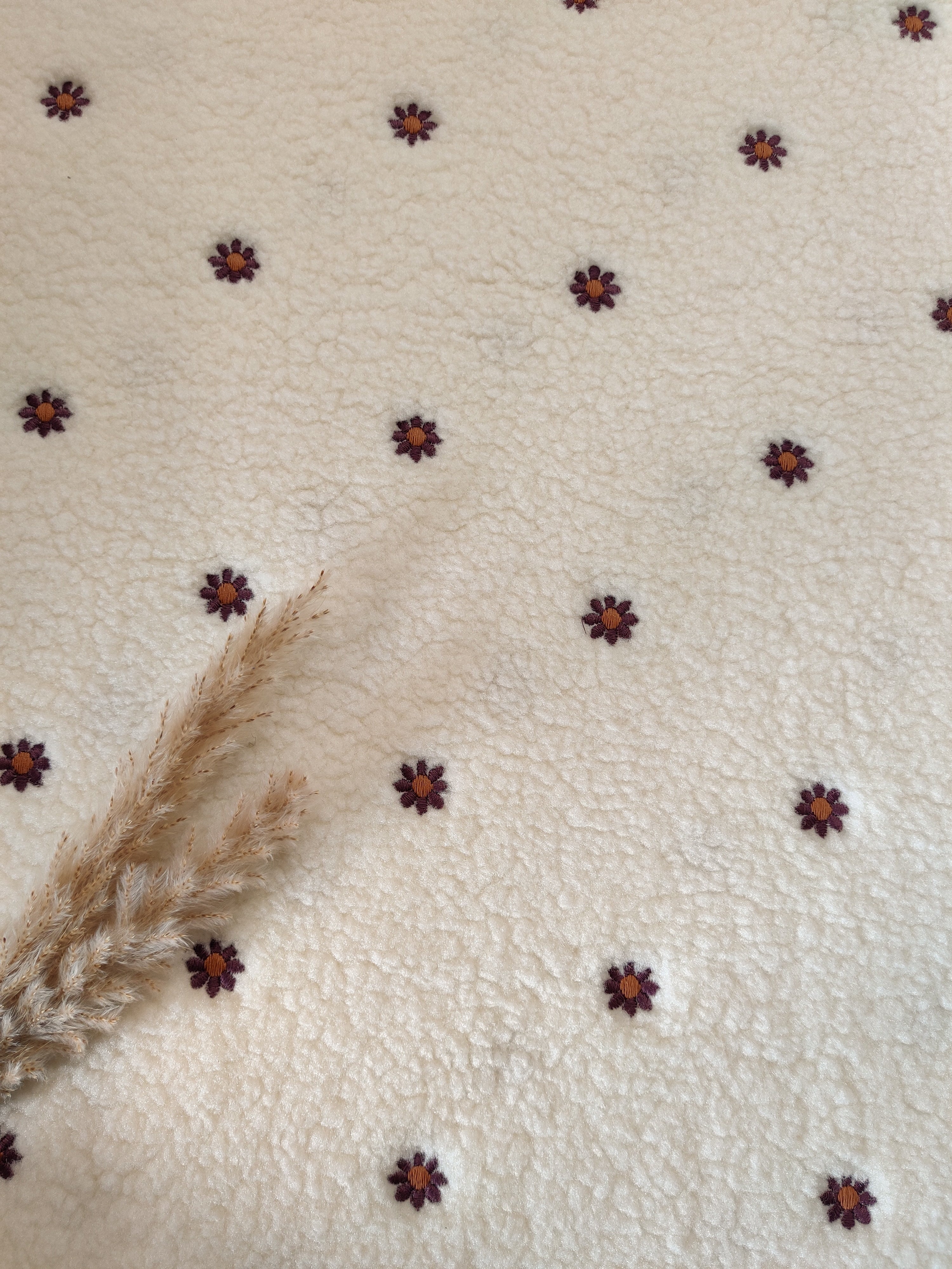 Teddy stretch écru - Pâquerettes brodées – KLAFOUTIS Couture