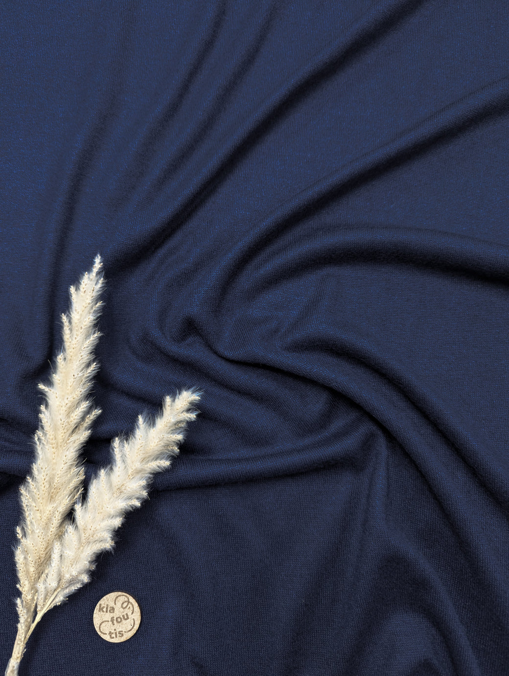 Maille fluide extra douce - bleu marine – KLAFOUTIS Couture